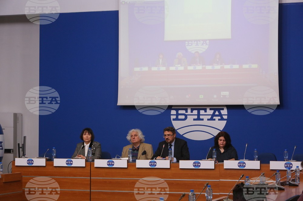 УНСС Разглеждате снимки от Семинар на тема „Отворената наука в медиите” Страница 1